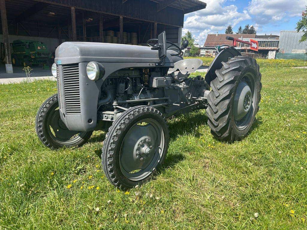 Ferguson TEA 20, Traktor
