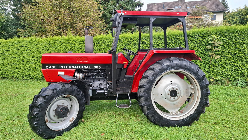 Traktor CASE IH 685 Allrad