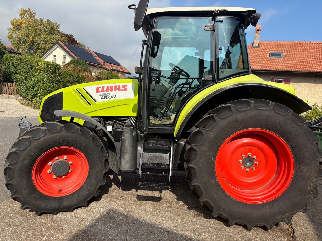 Claas Arion 420
